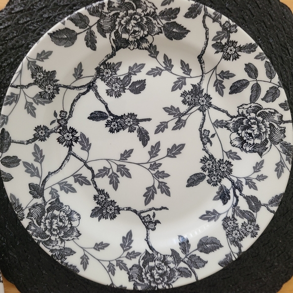 Queens | Dining | Queens By Churchill Black Orchid Floral Made In ...